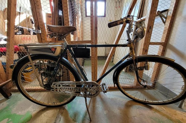 Rambler cykel Vicky FM38 påhängsmotor säljes - såld eller borttagen