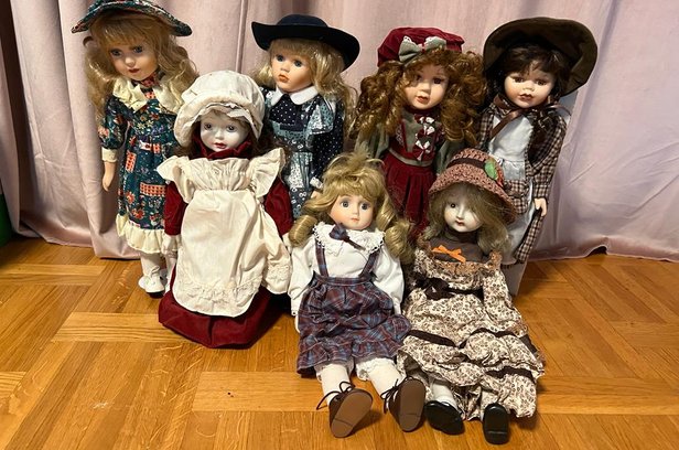 Porslinsdockor och tillbehör antikt säljes i Gävle | Blocket