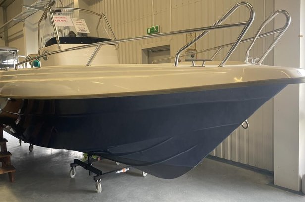 Uttern S64 Exclusive med Mercruiser 4,3 L -02 säljes i Uddevalla | Blocket