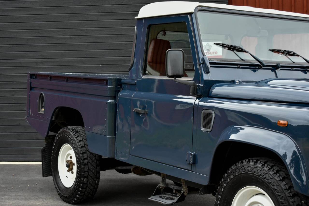 For sale - Land Rover Defender 110 HCPU 2.4 TD4 4x4 Manual, 122hp, 2009 ...