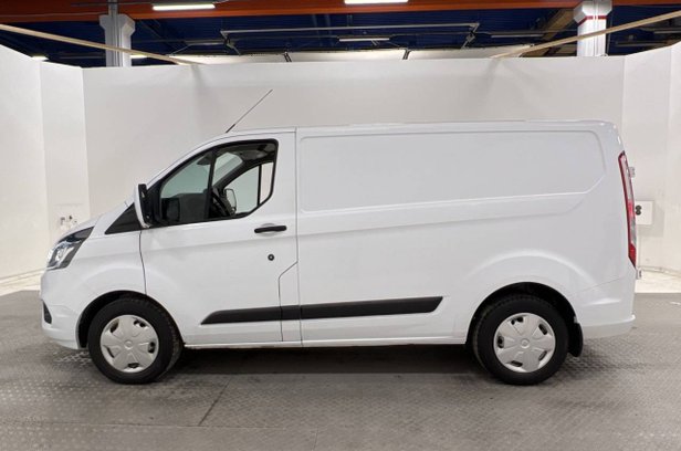 Ford Transit Custom Värmare Drag Moms SUPERLÖRDAG 28/10 säljes i ...