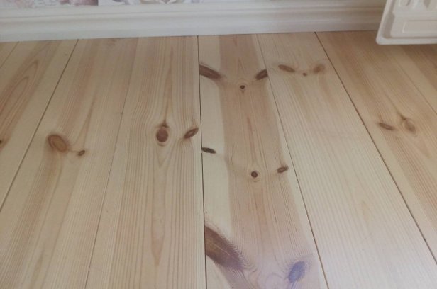 Massiva Gran/ Furugolv Samt innepanel Bsort säljes i Växjö | Blocket