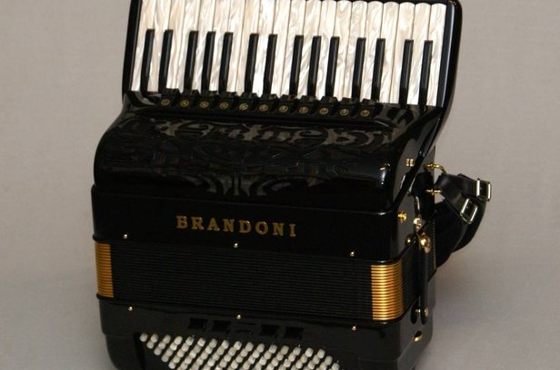 Dragspel nytt Brandoni 144L 4-körigt cassotto - såld eller borttagen