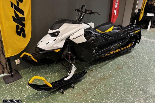Ski-Doo Summit SP 146" 850 E-TEC -23 m. Elstart säljes i Vilhelmina ...