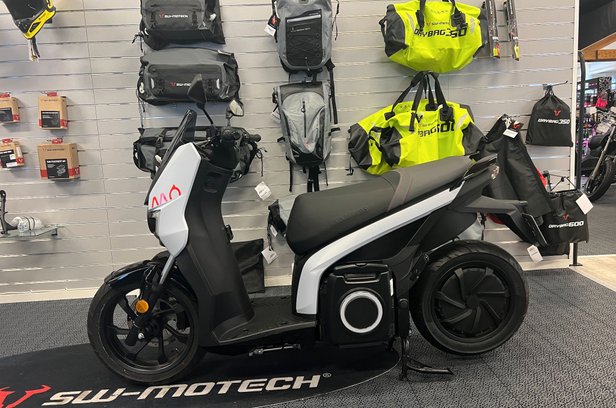 Seat MO Silence 125 eScooter säljes i Strängnäs | Blocket