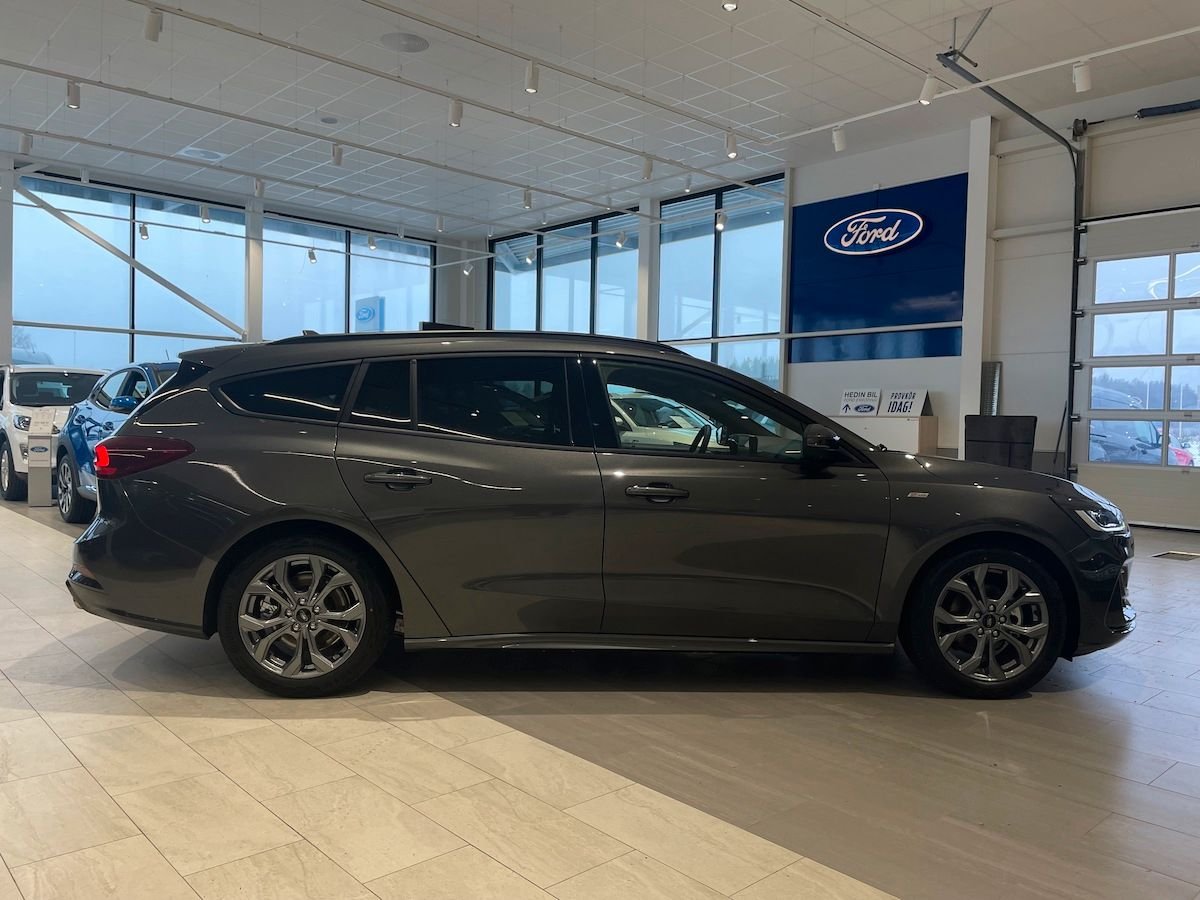 For sale - Ford Focus Active Combi 1.0 EcoBoost Hybrid E85 Powershift ...