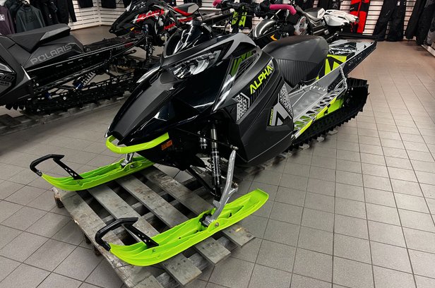 Arctic Cat M8000 Alpha one 154 säljes i Borlänge | Blocket