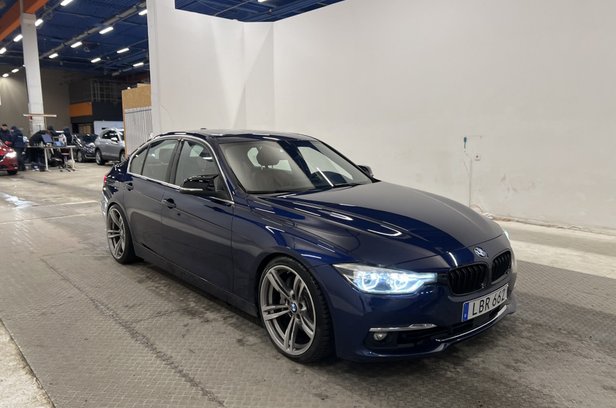 BMW 340 i 326hk Luxury Line T-Lucka Navi HUD Drag Välservad säljes i ...