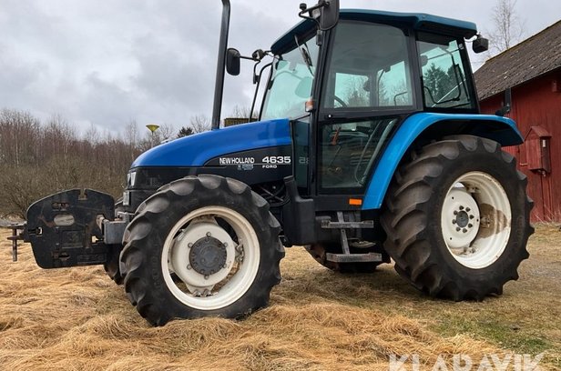 Traktor New Holland 4635 4WD säljes i Alingså - såld eller borttagen