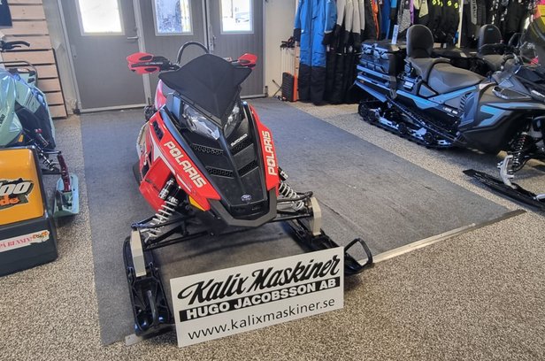 Polaris 600 Switchback Pro-R Momsad 78 mil sä - såld eller borttagen