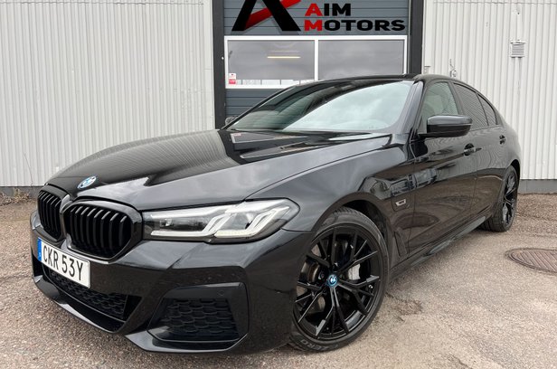 BMW 545 e xDrive Sedan M-Sport Innovation Drag SE SPEC 394hk säljes i ...