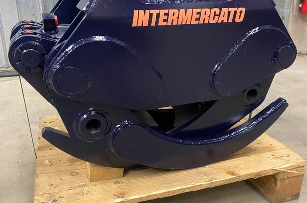 Intermercato Universalgrip TG 28 SR5 säljes i Flera platser | Blocket