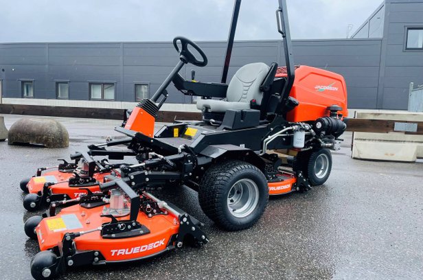 Jacobsen AR331 säljes i Flera platser | Block - såld eller borttagen