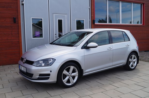 Volkswagen Golf 1.6 TDI BMT 5-dörrar Dragkrok M-K Värmare säljes i ...