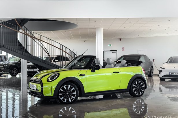 MINI Cooper Cab 136hk 2022 / Maximise / Komfort / Förarassi säljes i ...