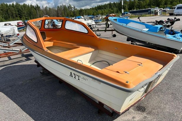 Askeladden 14 rodd eka med ruta räntefritt säljes i Laxå | Blocket