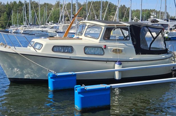 Sefyr 700 i mycket gott skick och nyare 77hk - såld eller borttagen