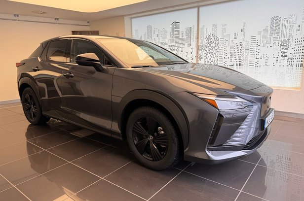 Lexus RZ 450e Executive Panorama, inkl. Vinterhjul säljes i Karlstad ...