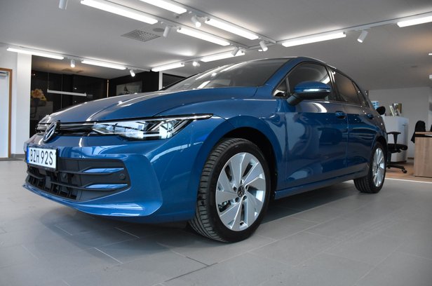 Volkswagen Golf NYA Privatleasing Life Edition*KAMPANJPRIS* säljes i ...