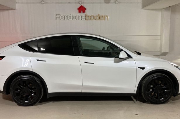 Tesla Model Y Long Range AWD | Autopilot | Panorama | Drag säljes i ...