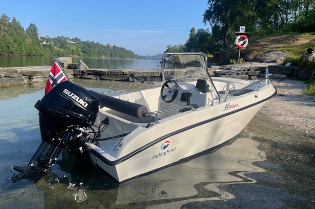 Hobby 445 Exclusive inkl Tohatsu 30 hk fyrtakt 2024 Kampanj säljes i ...