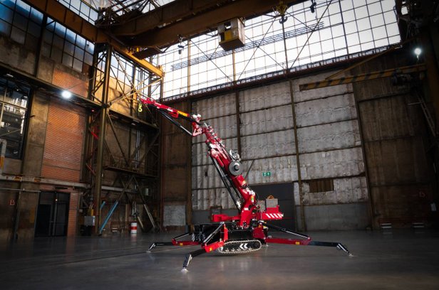 Minikran Hoeflon C6e Batteridriven - 16.4m - Lyfter 3000kg säljes i ...