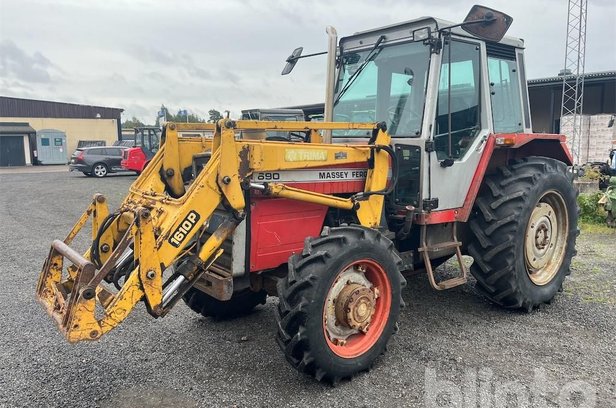 Traktor MASSEY FERGUSON MF 690 4 säljes i Älm - såld eller borttagen