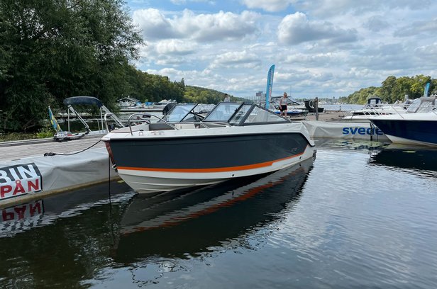 Uttern T59 Mercury 150hk 2021 (7år motorgaranti kvar) säljes i ...