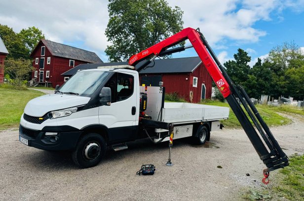 Iveco Daily 70C17 Kranbil / Fassi F50 / Euro6 säljes på Ekerö | Blocket