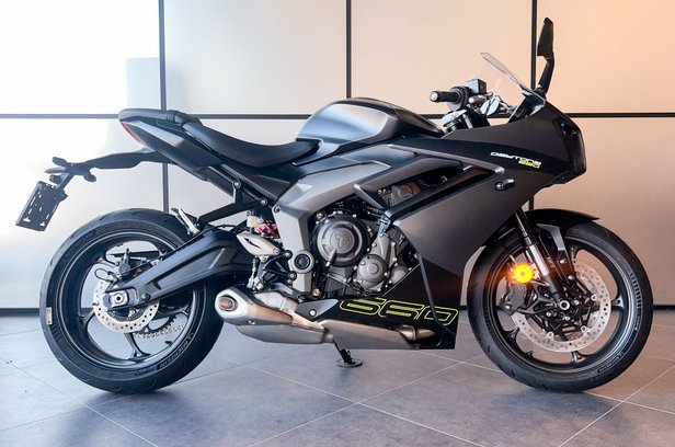 Triumph Daytona 660 *SE PRIS!* säljes i Stockholm | Blocket