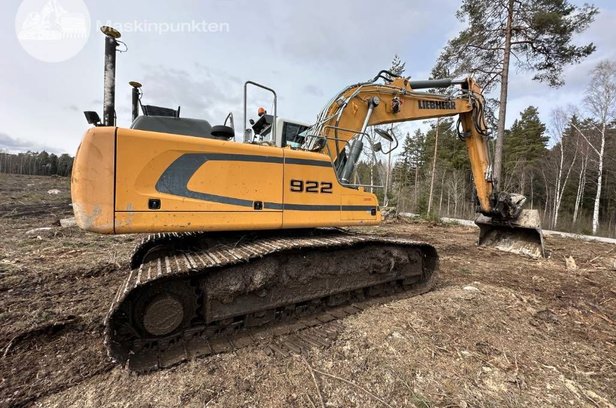 Liebherr R 922 LC LITRONIC säljes i Västerås - såld eller borttagen