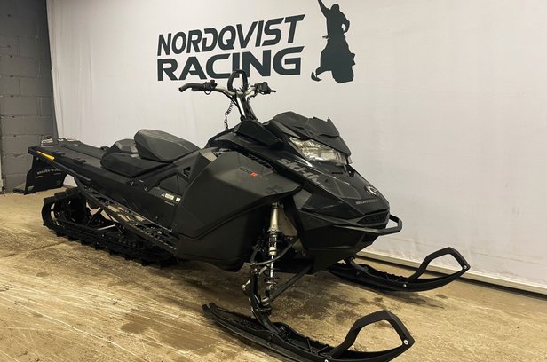 Ski-Doo Summit 600R E-tec ELSTART MOMSAD *Fri frakt säljes i Sandviken ...