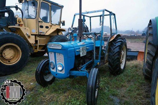 INKOMMANDE TRAKTOR! Fordon Super Dexta MARK / - såld eller borttagen