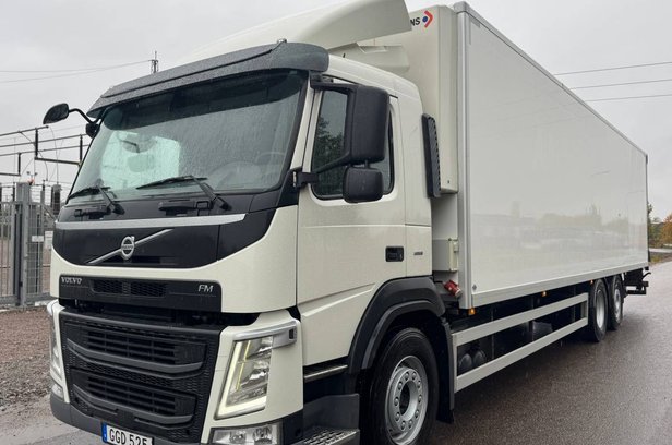 Volvo FM330 6x2 2-zons Korridorbil, Kylbil, 24pall/39bur säljes i ...