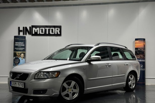 Volvo V50 1.6 D Momentum |DRAGKROK|VÄRMARE|Handsfree|NyServ| säljes i ...