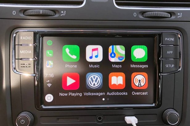 Volkswagen RCD 330 / RCD360 Apple Carplay & A - såld eller borttagen