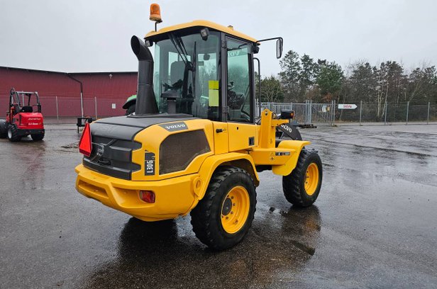 Volvo L30 G Snabbgående,Hydrauliska pallgafflar, Multifaster säljes i ...