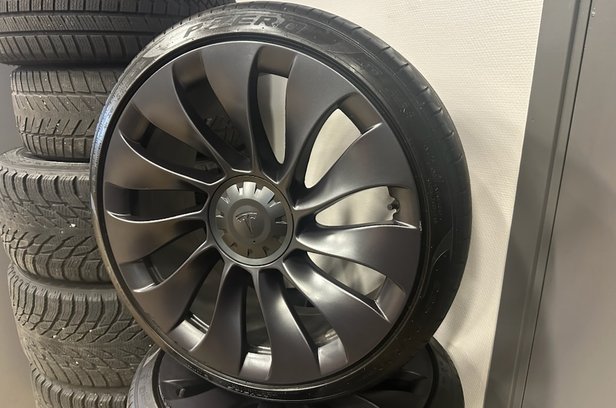Sommar hjul !! Tesla Performance 20 tum sälje - såld eller borttagen
