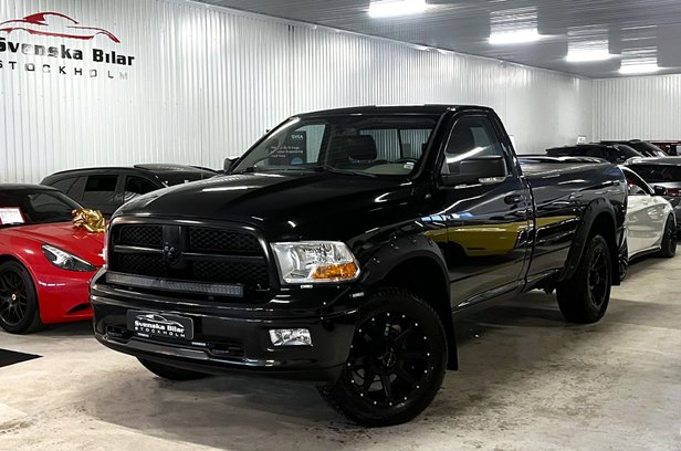 Dodge RAM 1500 5.7 V8 HEMI 4x4 LÅNGA VARIANT /DRAG /LED RAMP säljes i ...