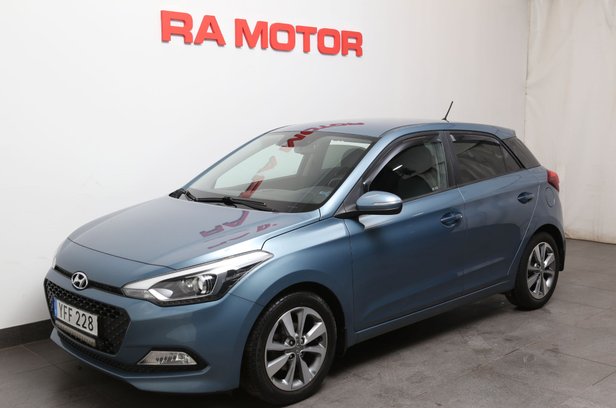 Hyundai i20 1,4 Premium Automat Extraljus Motorv Drag säljes i Uppsala ...