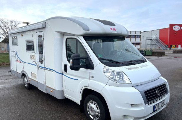 Adria Coral 660 SL // Prisvärd med gasolugn, - såld eller borttagen