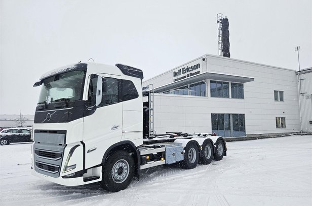 Volvo FH Volvo FH16 600 HIAB lastväxlare 8x4 säljes i Borlänge | Blocket