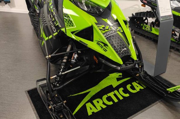 Riot X 8000 Alpha One ES 146" 2024 KAMPANJ sä - såld eller borttagen