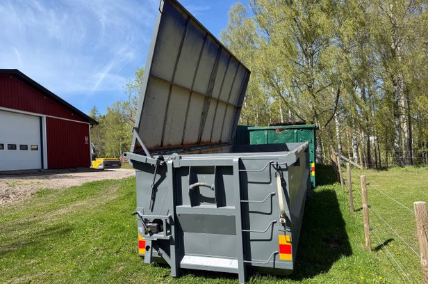Begagnad LVX Allround Container med lock 22m3 säljes i Tidaholm | Blocket