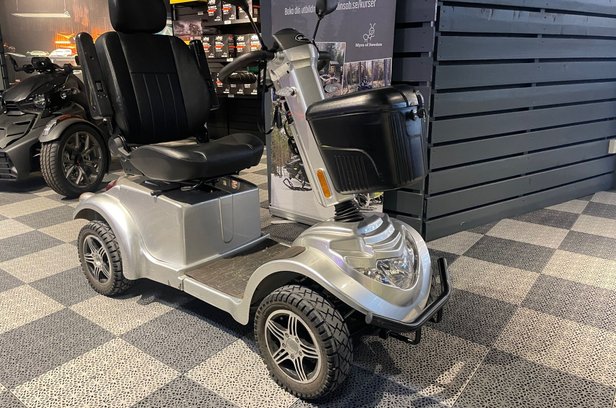 BL Blimo X-1400 Promenadscooter -21 *Fint skick* säljes i Sandviken ...