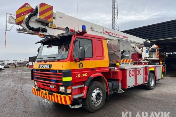 Brandbil hävare skylift Scania/Bronto säljes - såld eller borttagen