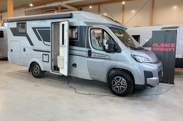 Adria Compact Supreme DL /B-körkort/Automat/Låg skatt/180hk/ säljes i ...