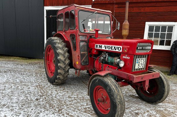 John Deere 5100 R, Volvo BM 600, Fiat, Ford 4 - såld eller borttagen