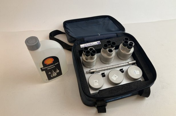 Humidity Calibrator Vaisala HMK15 via konkursauktion säljes i ...