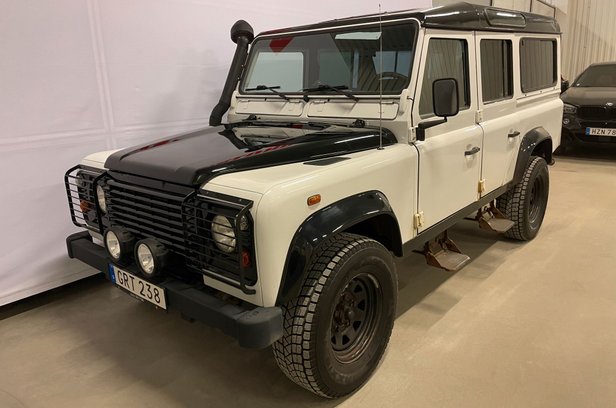 Land Rover Defender 110 Kombi 2.5 TD5 4x4 Svensksåld säljes i Uppsala ...